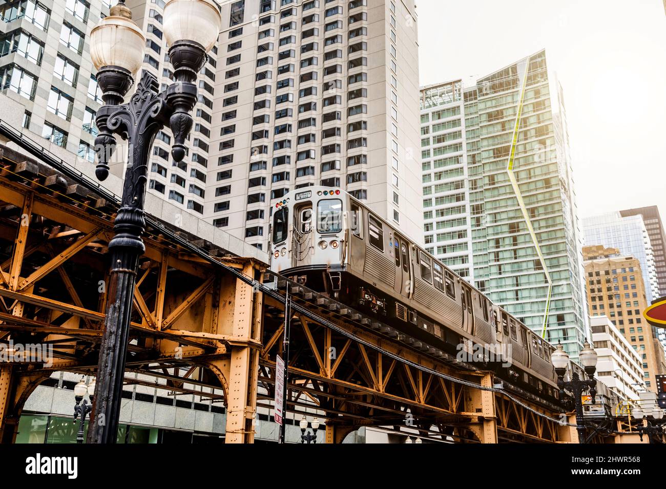 Chicago elevated railway hi-res stock photography and images - Alamy