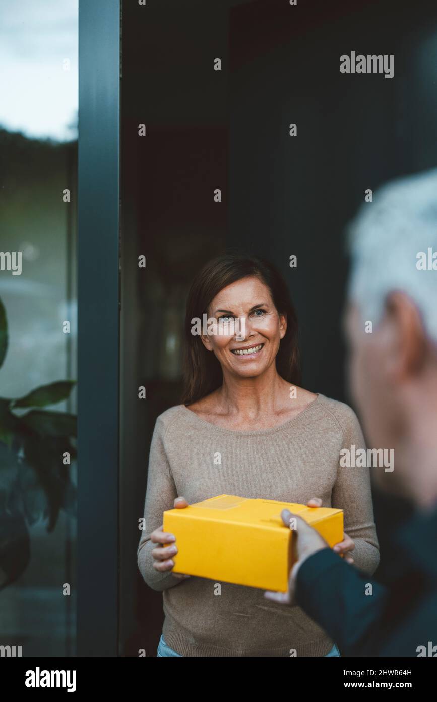 Delivery person headshot hi-res stock photography and images - Alamy