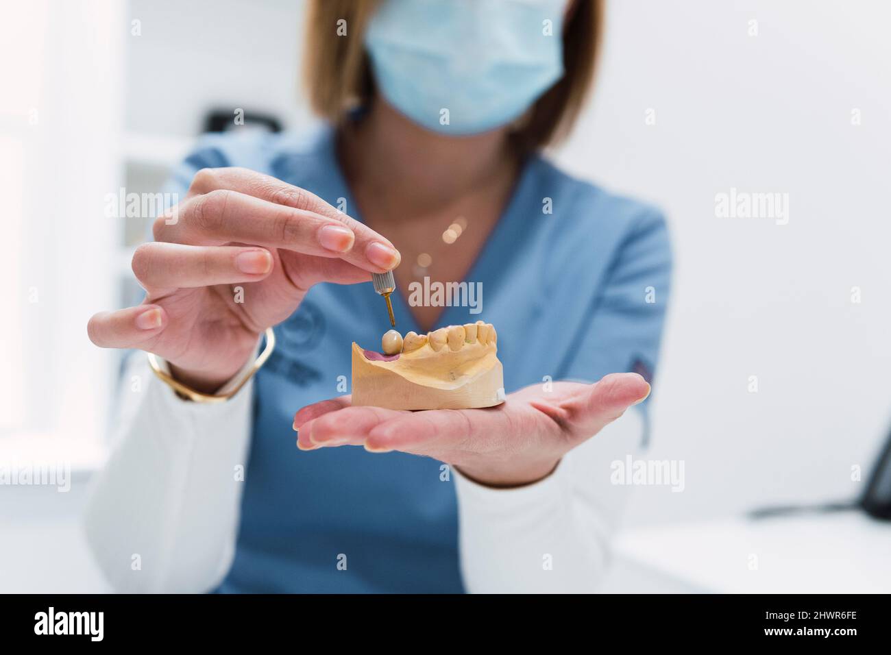 Dentures in hand hi-res stock photography and images - Alamy