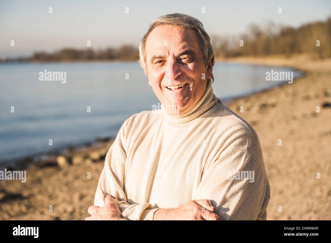 Sunny day at beach hi-res stock photography and images - Alamy