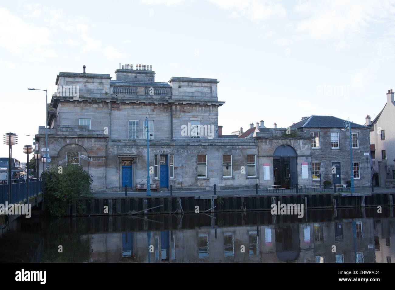 Custom house gallery in edinburgh hi-res stock photography and images ...