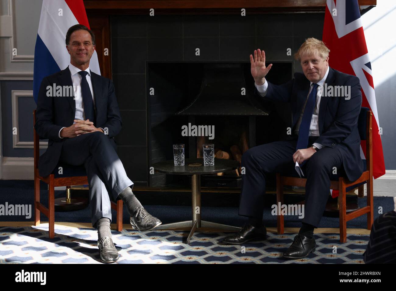 Prime Minister Boris Johnson (right) and Dutch Prime Minister Mark ...