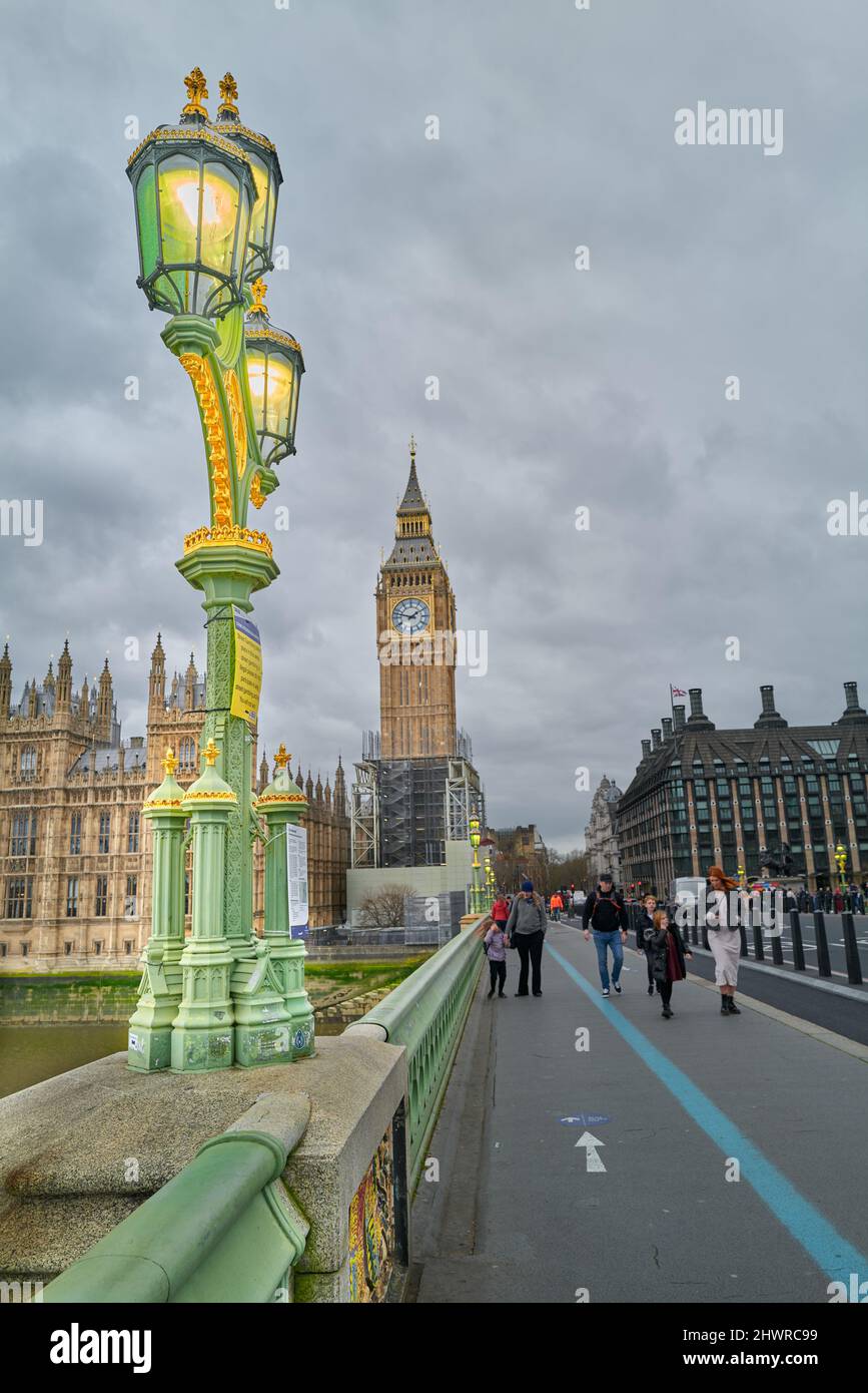 Victorian lamps hi-res stock photography and images - Alamy