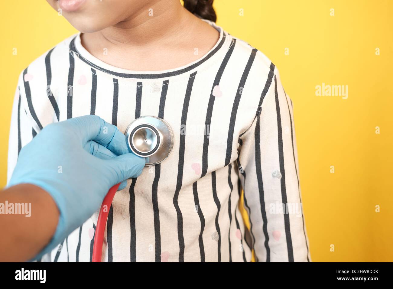 Doctor using a stethoscope hi-res stock photography and images - Alamy