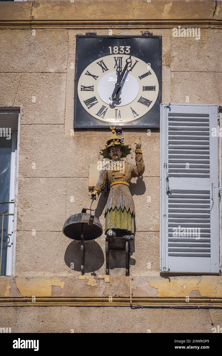 Watch time clock france hi-res stock photography and images - Alamy