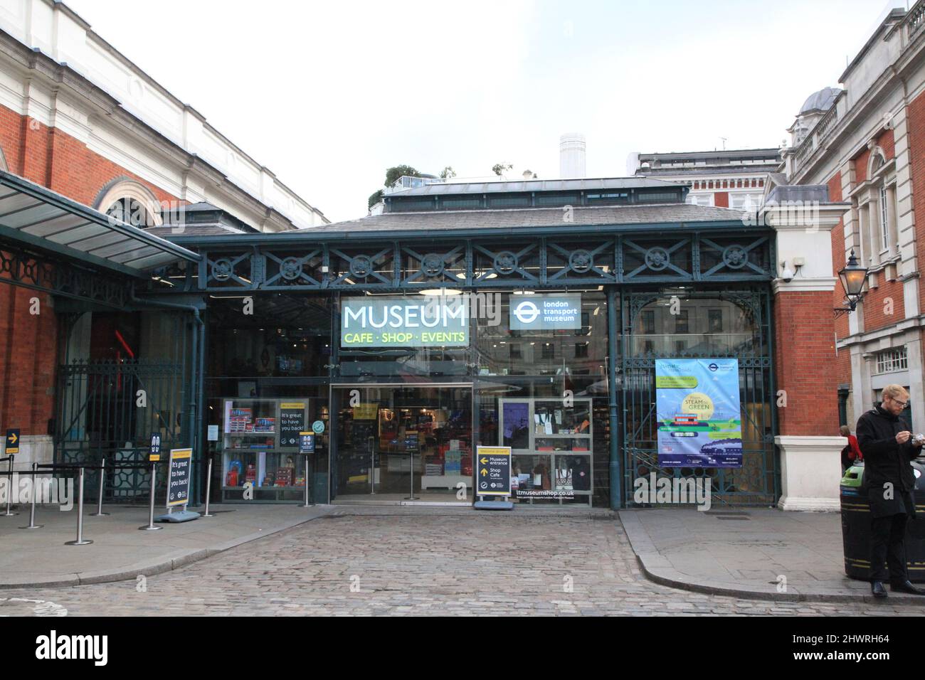 Outside view of London's transport museum's entrance Stock Photo - Alamy