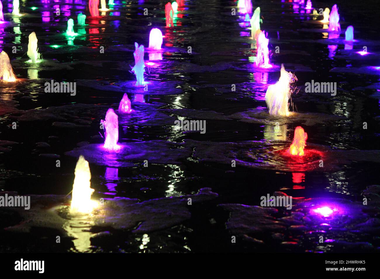 Granary square fountain hi-res stock photography and images - Alamy