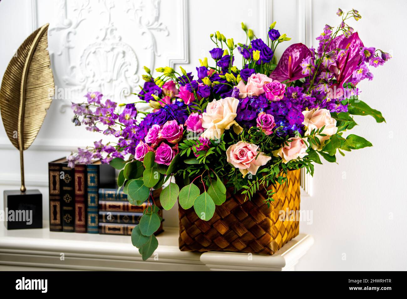 Large gift basket flowers hi-res stock photography and images - Alamy