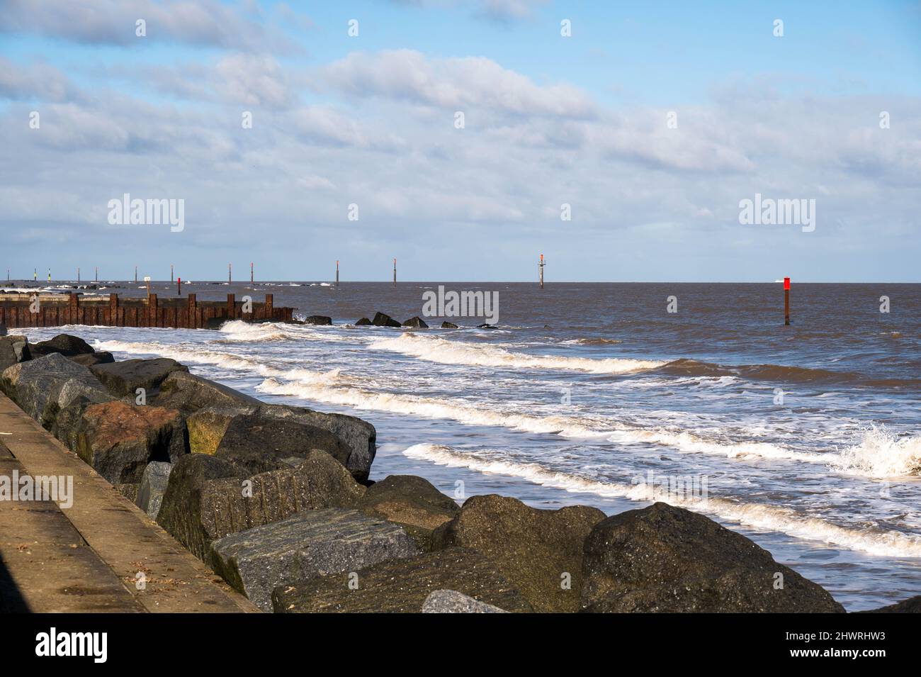 Sea defences defence rocks boulders hi-res stock photography and images ...