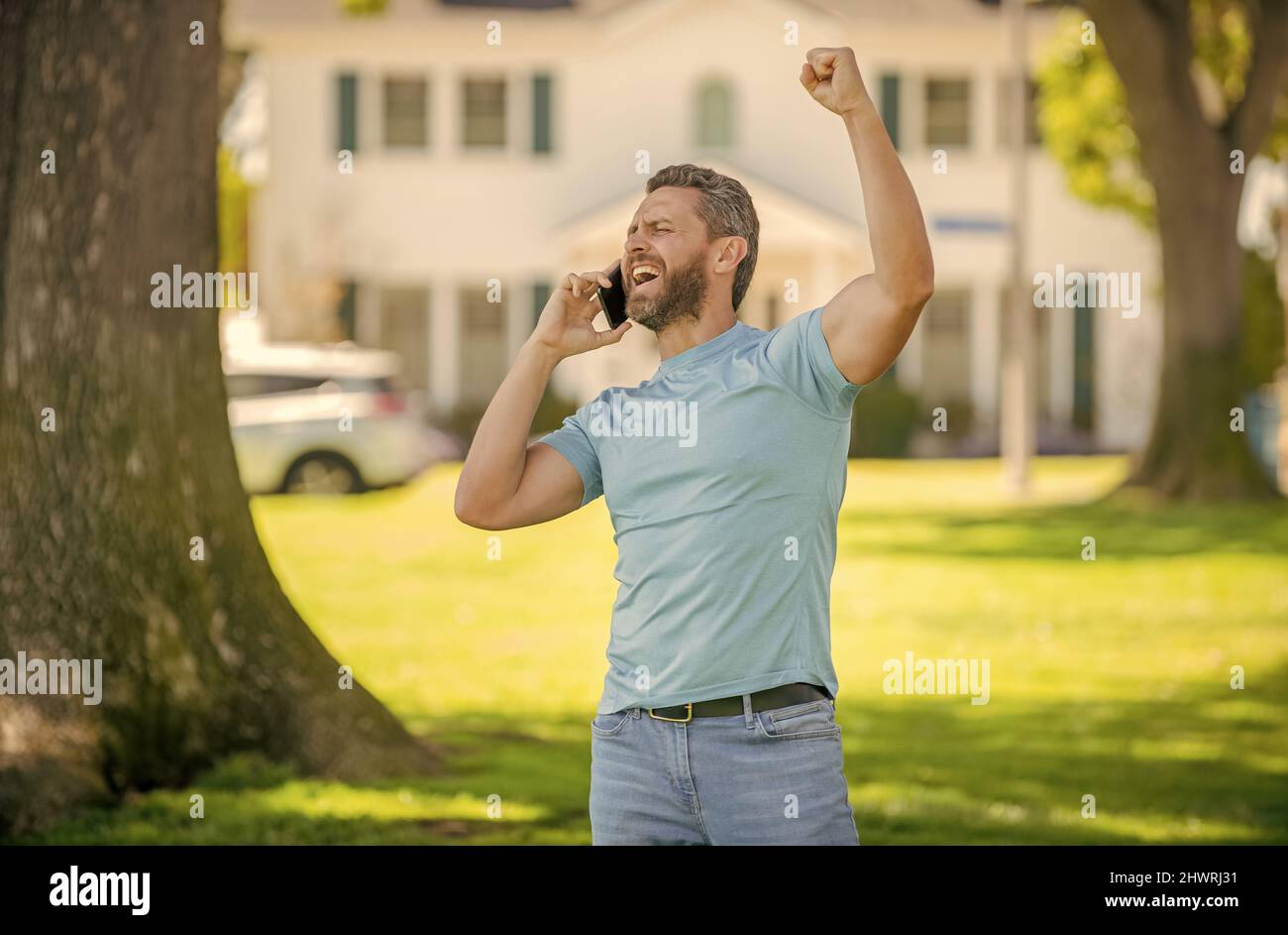 Man presenting speaking hi-res stock photography and images - Alamy