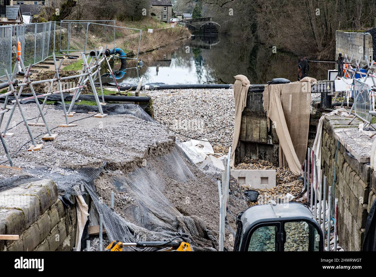 Repair work at Eshton Bridge lock ) Leeds Liverpool canal)in Gargrave ...