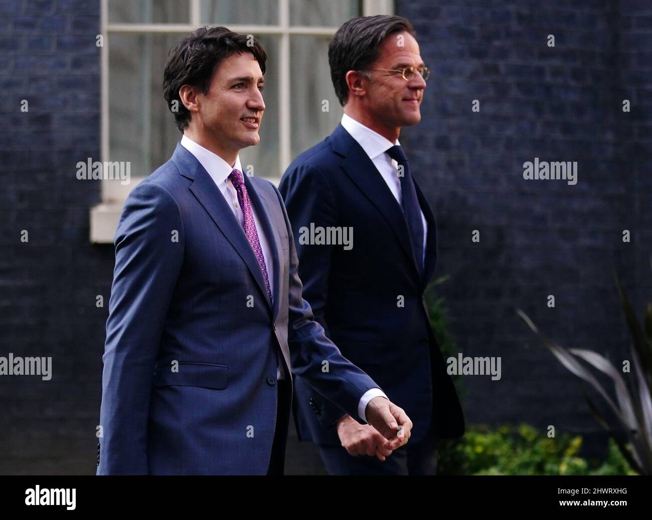 Canadian Prime Minister Justin Trudeau (left) and the Dutch Prime ...