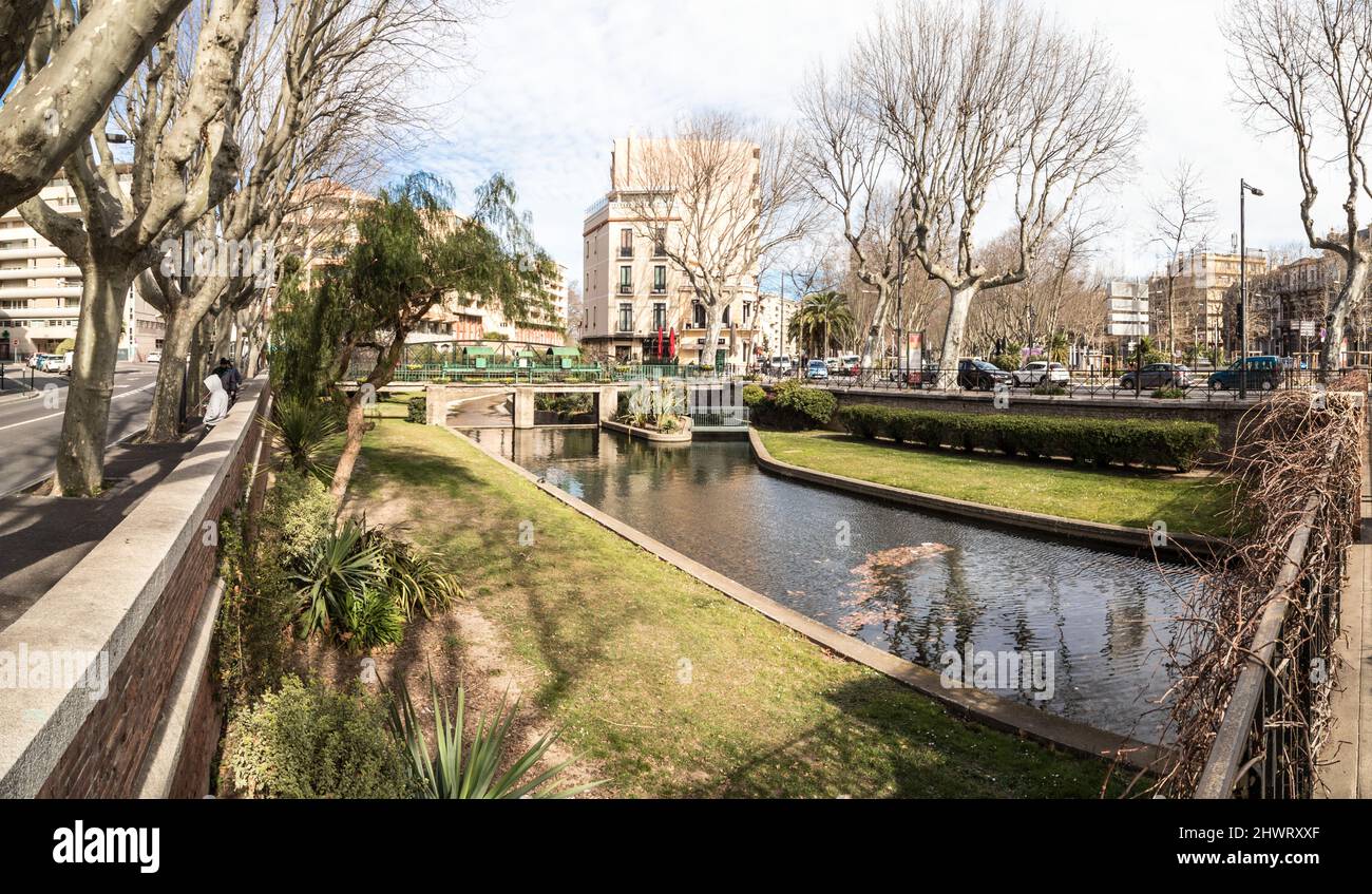 Les rives de la Bassa à Perpignan Stock Photo - Alamy