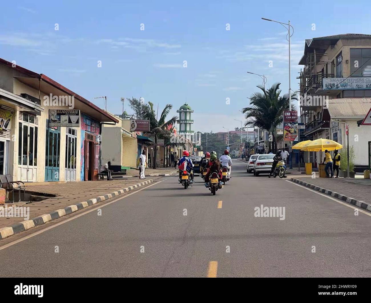 (220307) -- KIGALI, March 7, 2022 (Xinhua) -- Motorbike taxi drivers ...