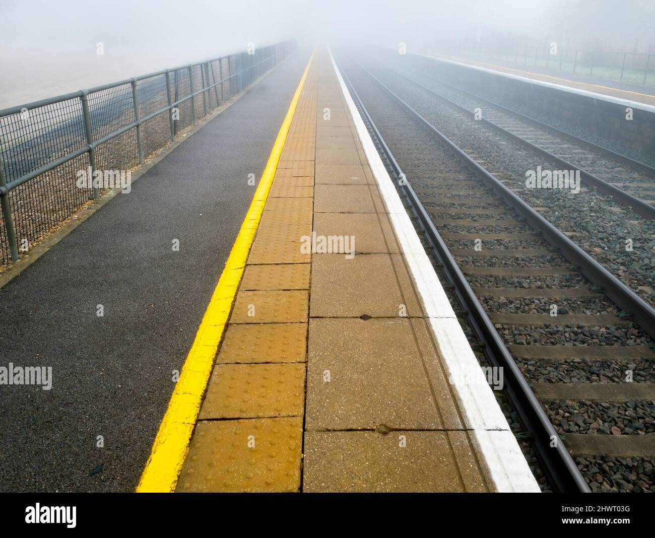 Tracks to nowhere in fog, Radley Station Stock Photo - Alamy