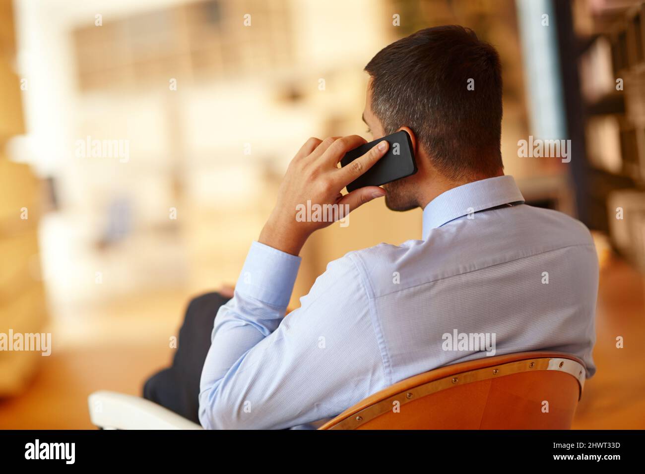 People listening intently hi-res stock photography and images - Alamy