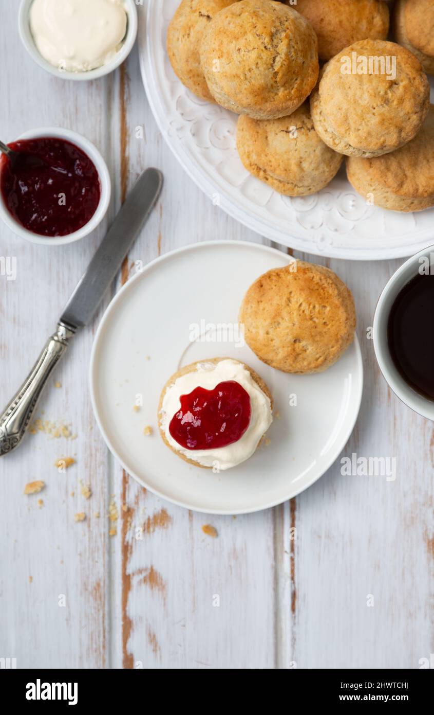 Cream tea british table hi-res stock photography and images - Alamy