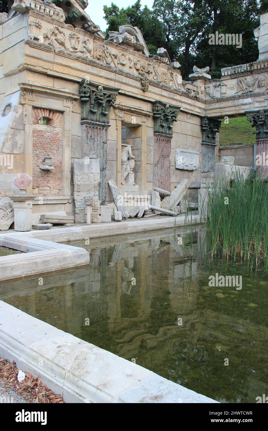 pond (roman ruins) at schönbrunn in vienna (austria Stock Photo - Alamy