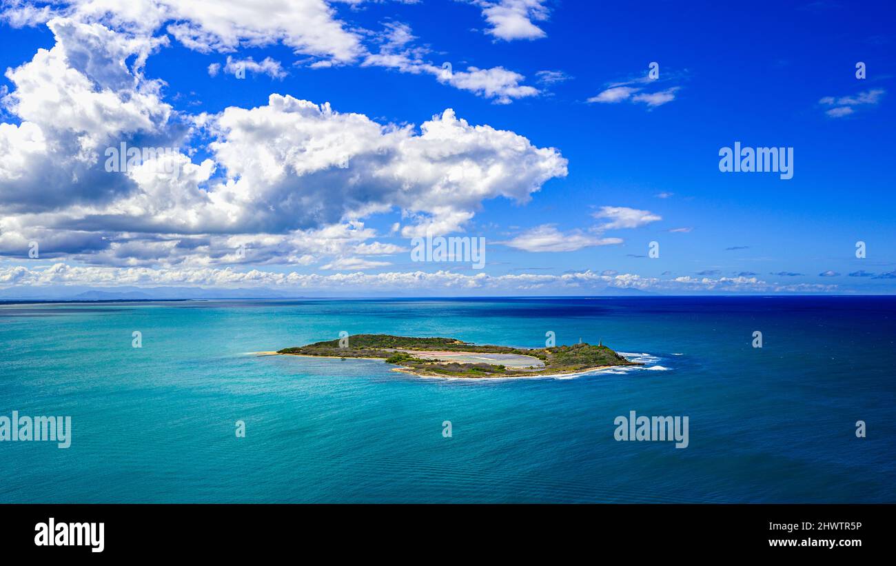 Islet in atlantic ocean. Small atoll in ocean. Tropical bliss in ...