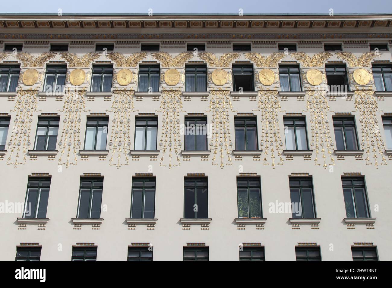 art nouveau flat building (musenhaus) in vienna (austria Stock Photo ...