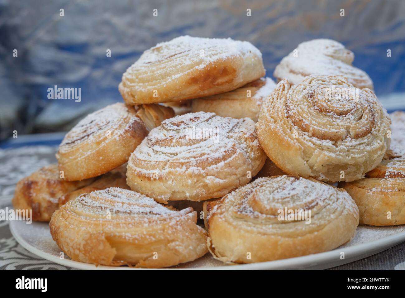 Snail puff pastry hi-res stock photography and images - Alamy