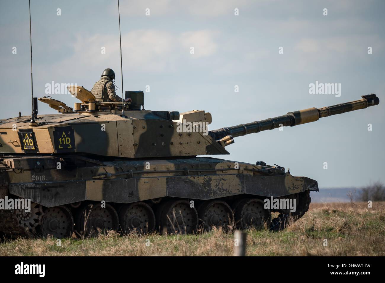 British army FV4034 Challenger 2 main battle tank in action on a ...