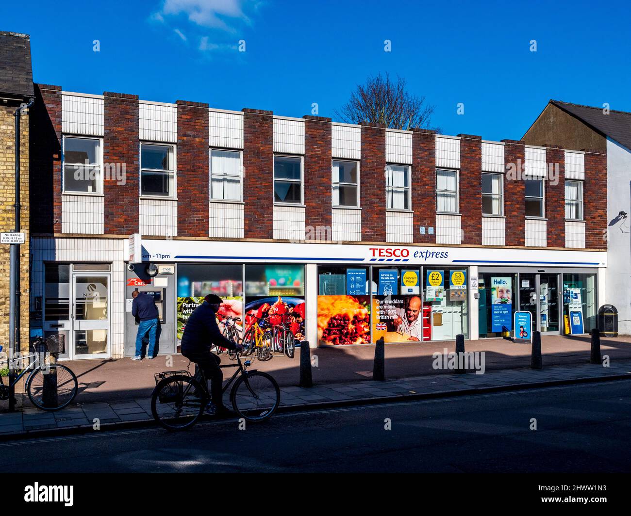 Tesco express hi-res stock photography and images - Alamy