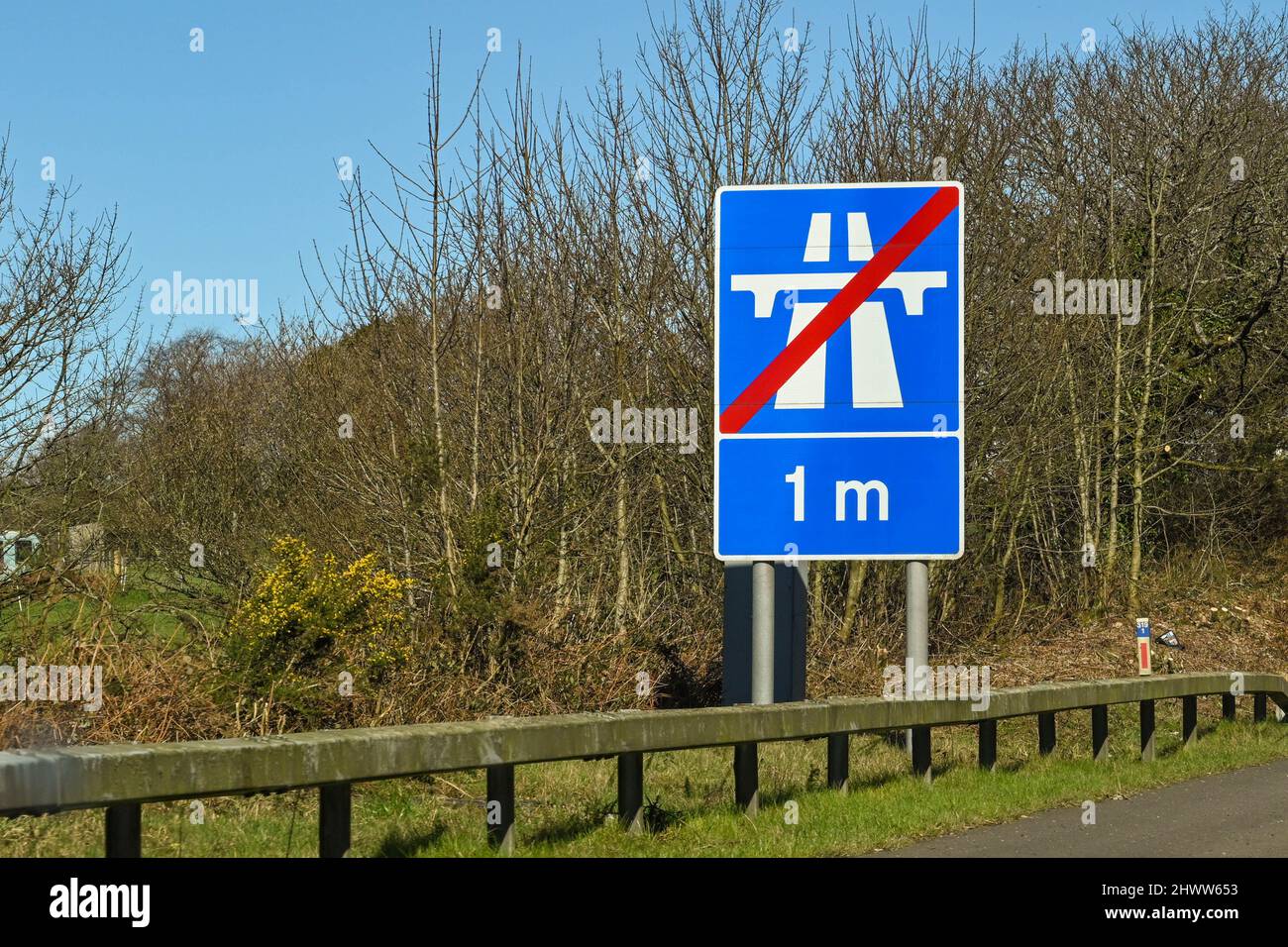 Motorway barrier hi-res stock photography and images - Alamy