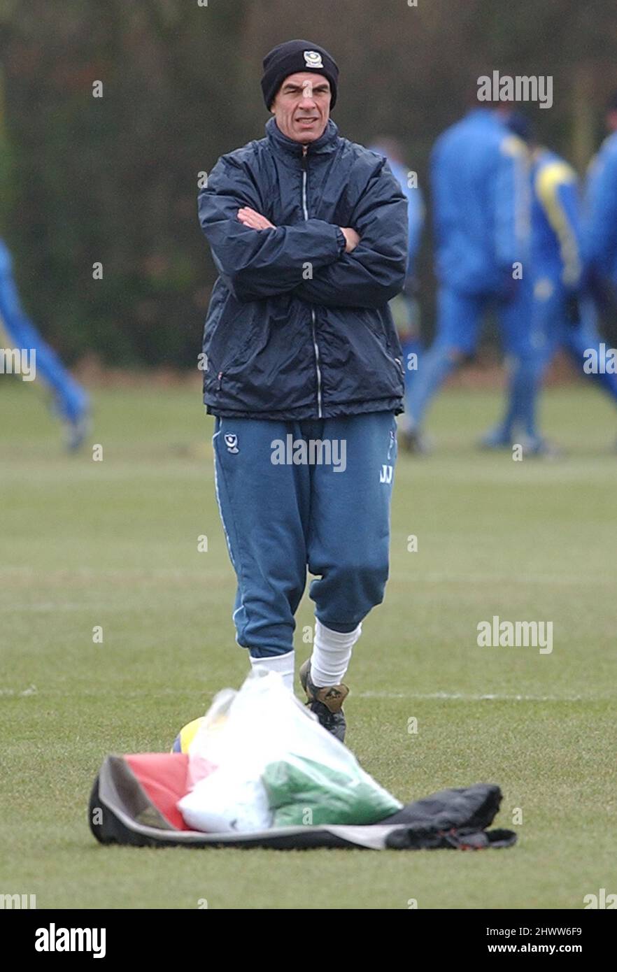JOE JORDAN PREPARES HIS PORTSMOUTRH SIDE FOR MANCHESTER UNITED 24-02-05 ...