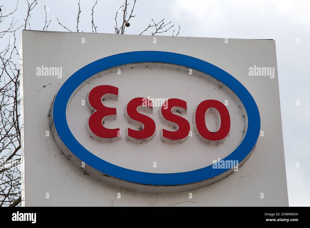 Esso logo hi-res stock photography and images - Alamy