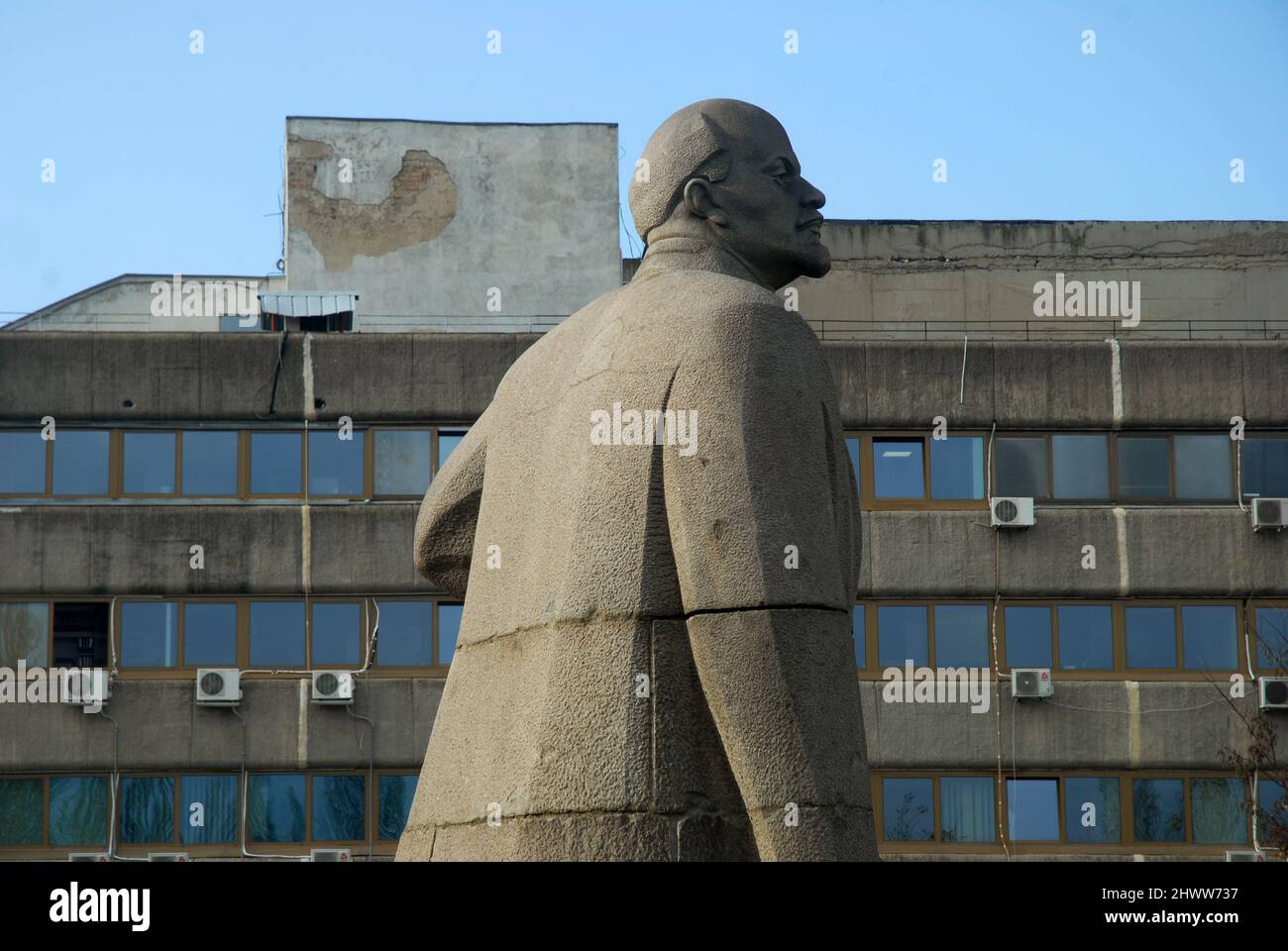 Huge Statue of Lenin on display at the Museum of Socialist Art, Sofia ...