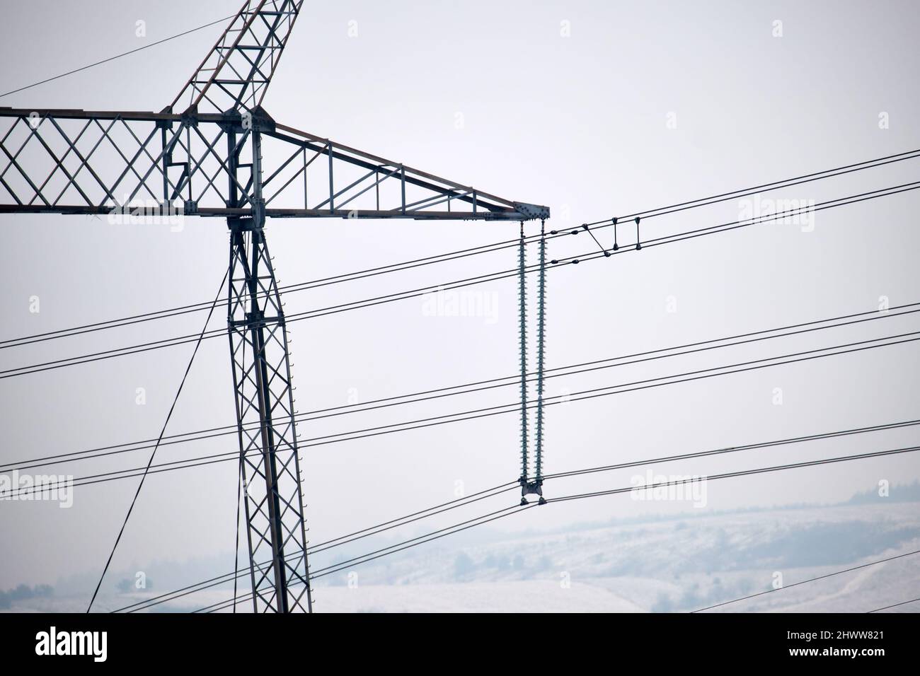 High voltage power line with insulation divider of electric power wires ...