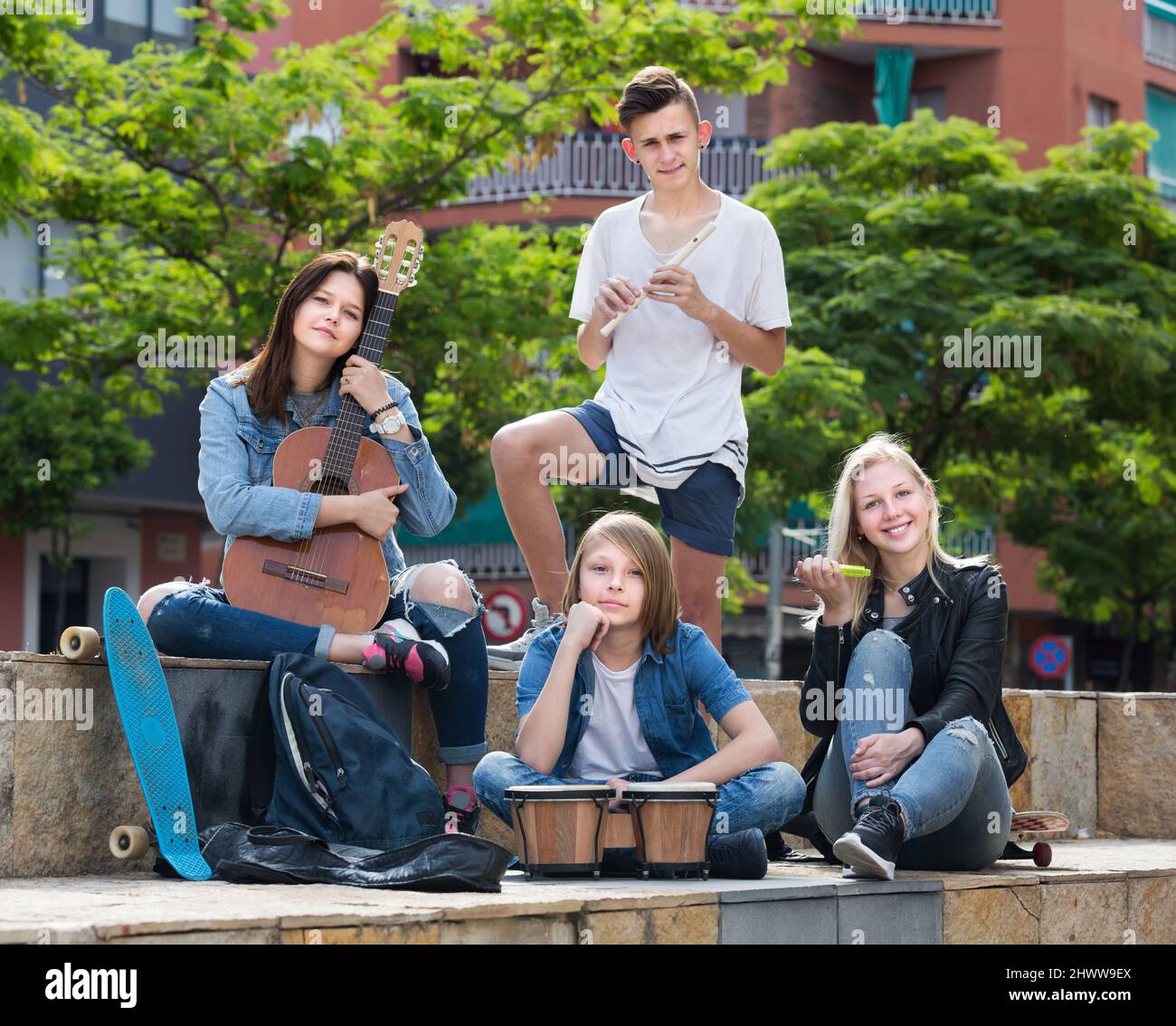 Four young musicians hi-res stock photography and images - Alamy