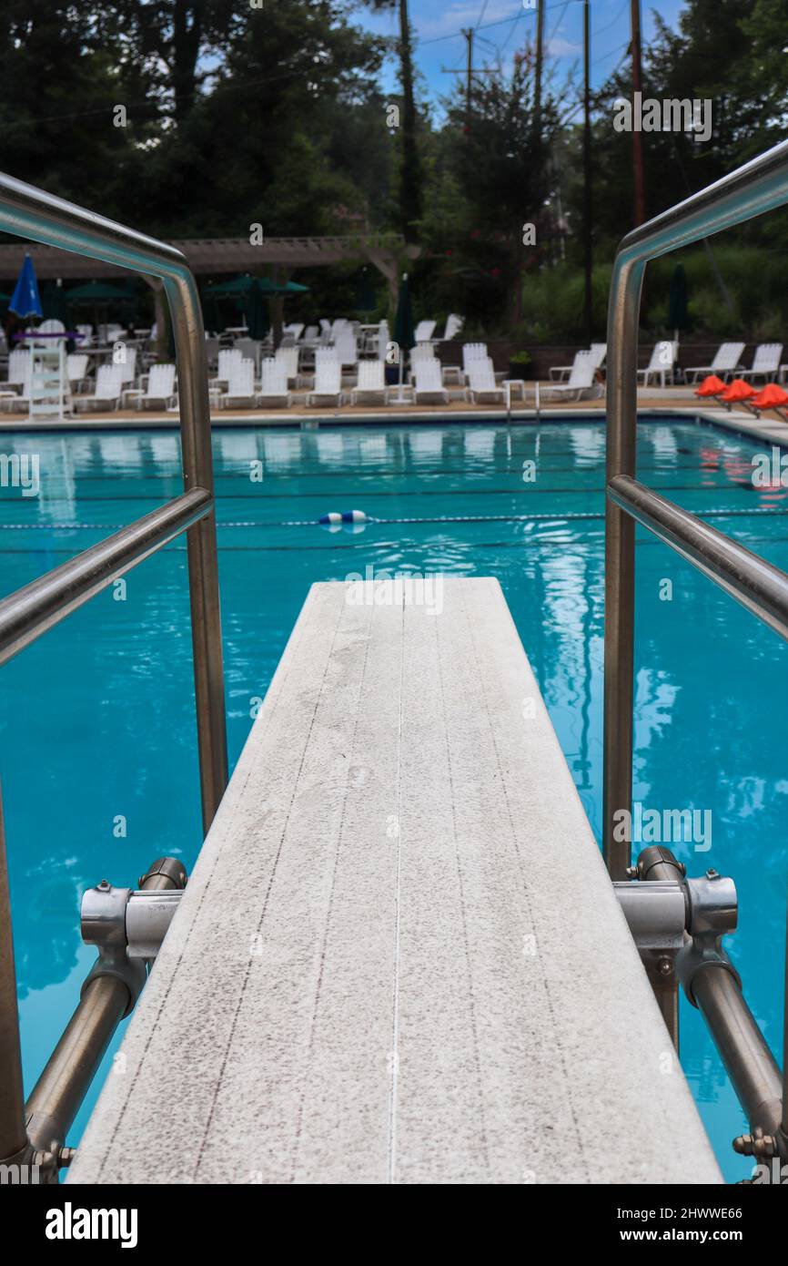 Public Swimming Pools With Diving Boards