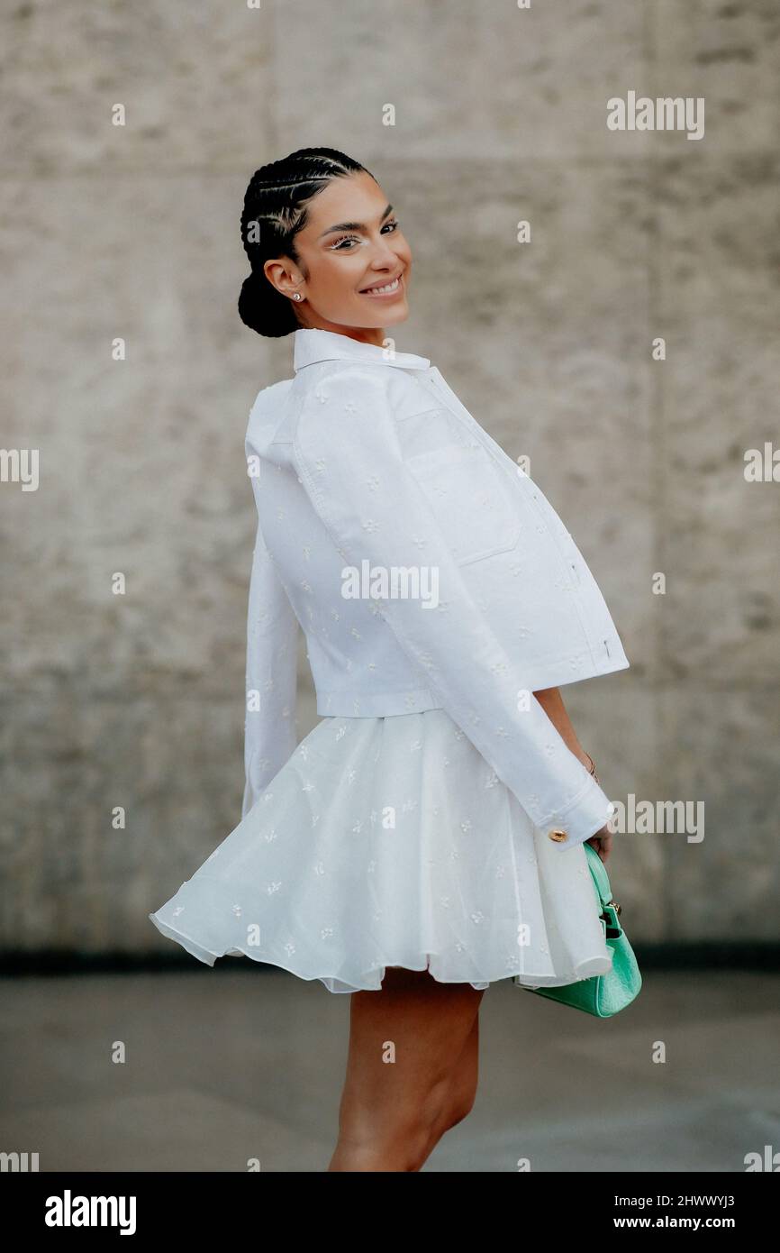 Street style, Jessica Aidi Verratti arriving at Giambattista Valli Fall ...