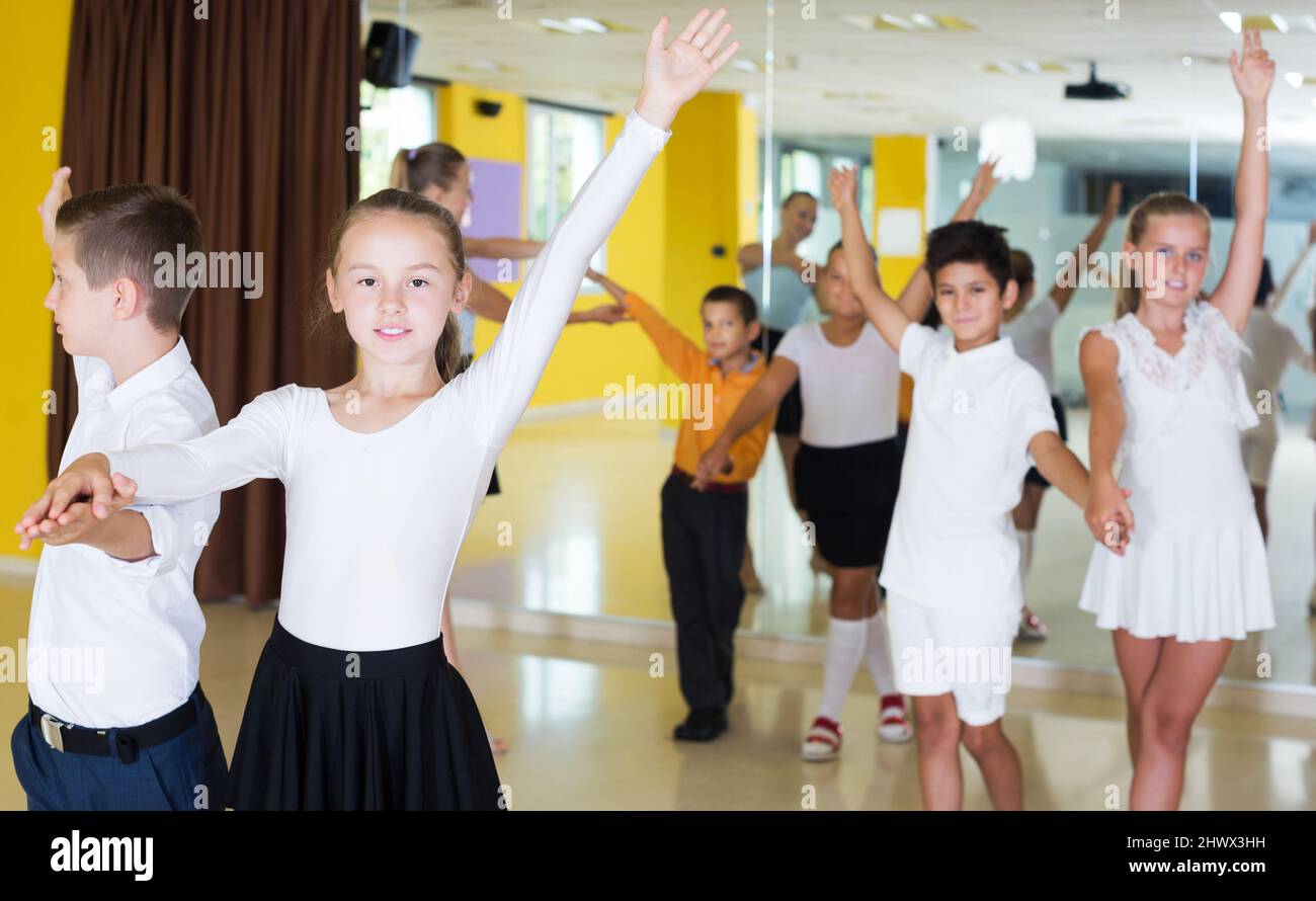 Couple performing dance studio hi-res stock photography and images - Alamy