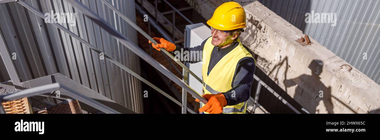 Employee climb hi-res stock photography and images - Alamy