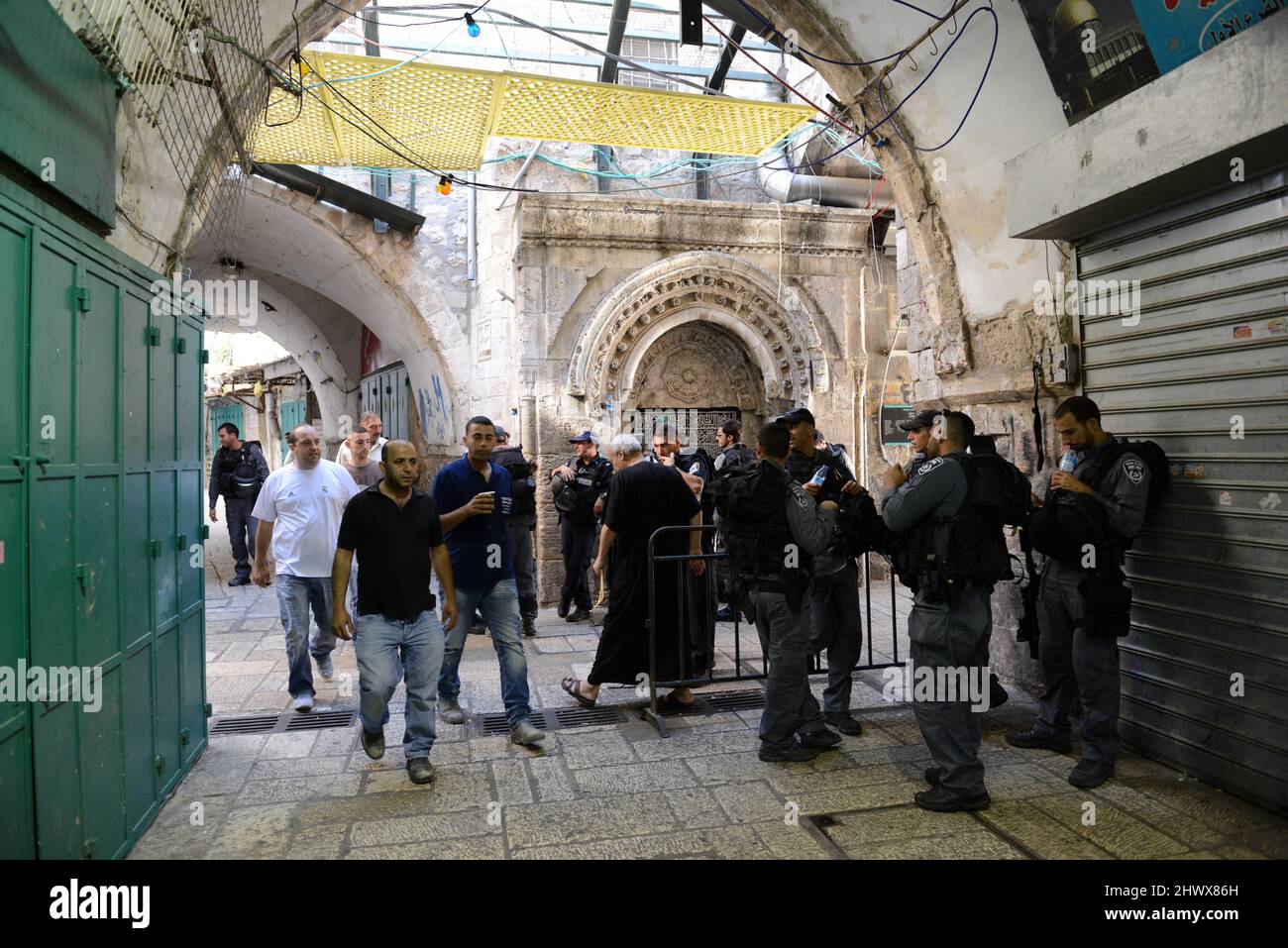 Israeli border police block the Al-Wad street near the Sabil Bab al ...
