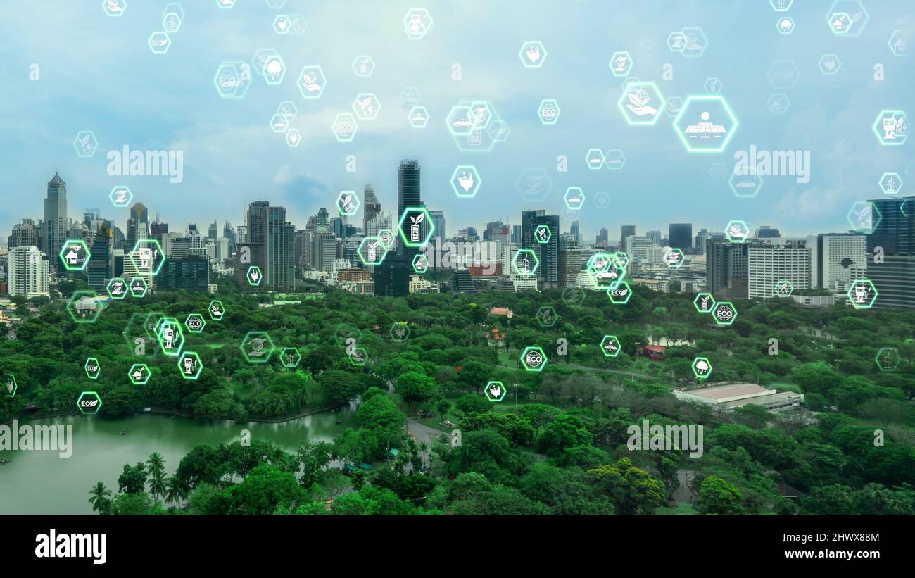Green futuristic city hi-res stock photography and images - Alamy
