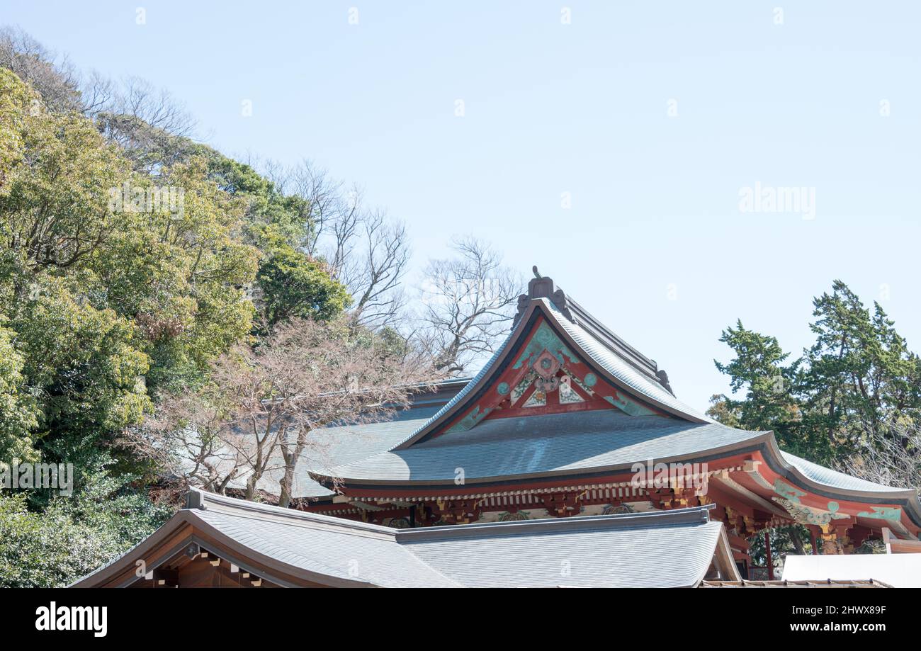 KAMAKURA, JAPAN - Roof at Tsurugaoka Hachimangu Shrine in Kamakura ...