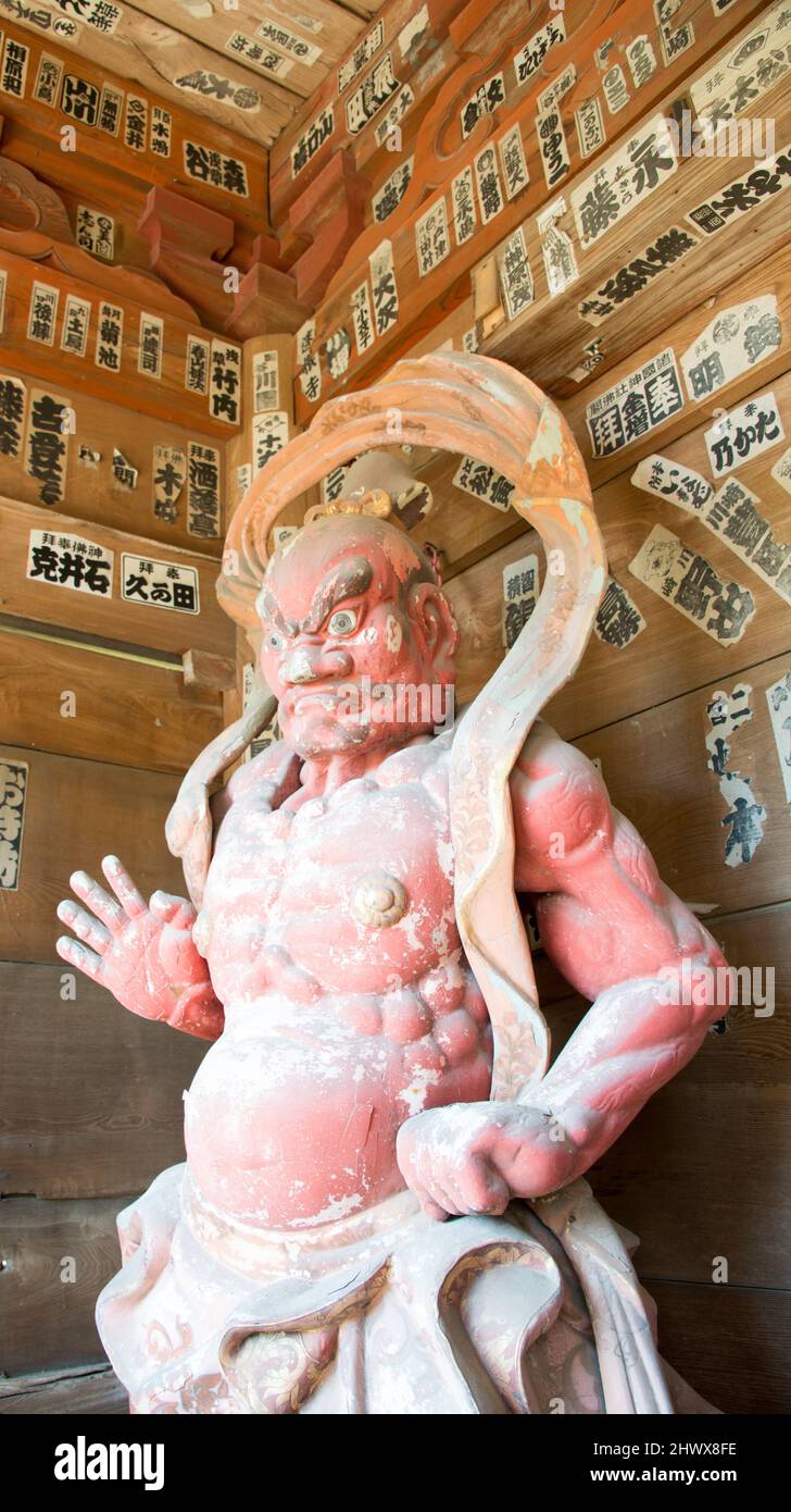KAMAKURA, JAPAN - Nio Benevolent Kings Sculpture in Sugimotodera Temple ...