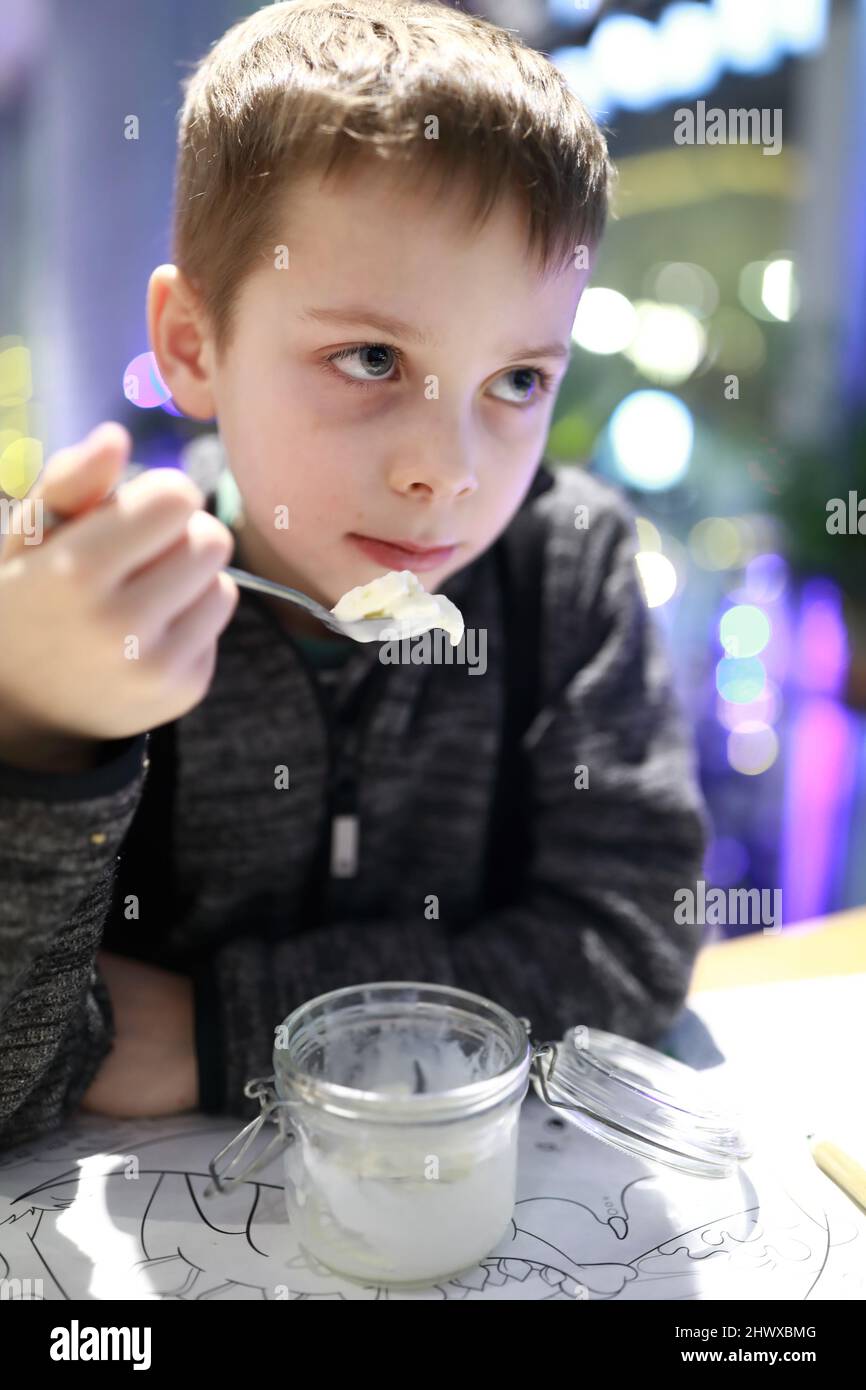 Adorable boy ice cream hi-res stock photography and images - Alamy