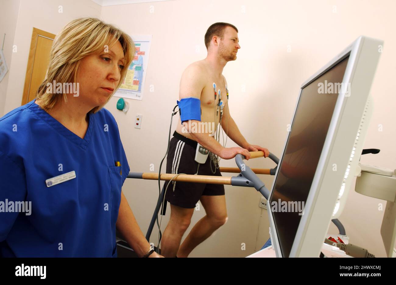 Cardiovascular stress testing cardiologist hi-res stock photography and ...