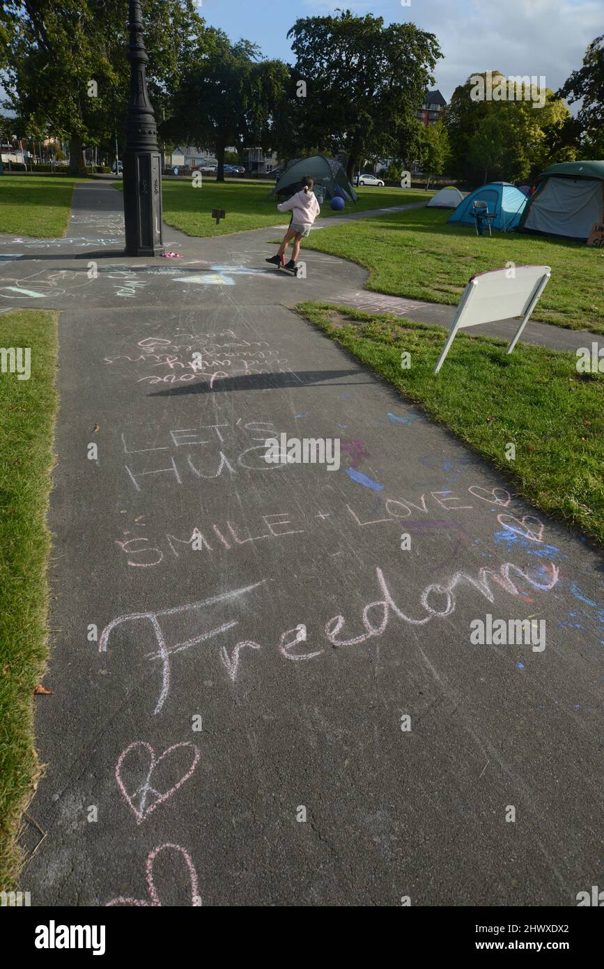Graffiti activists hi-res stock photography and images - Alamy