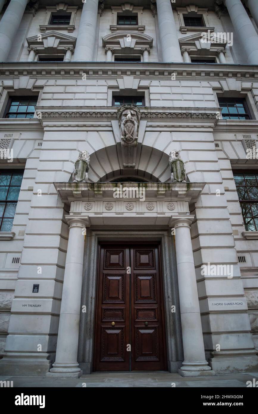 HM Treasury building, City of Westminster, London, England, UK Stock ...