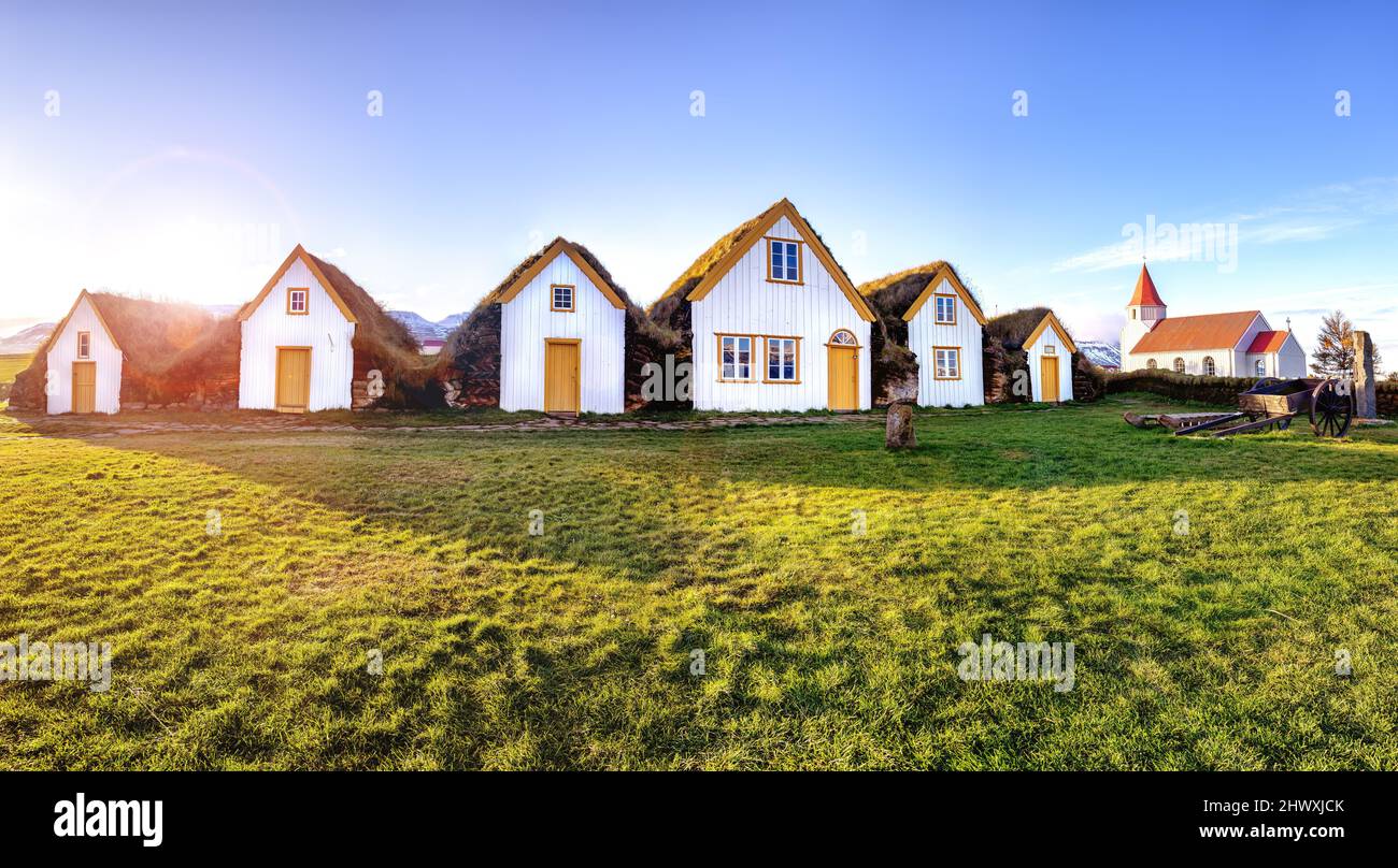 Turf farmhouse iceland hi-res stock photography and images - Alamy