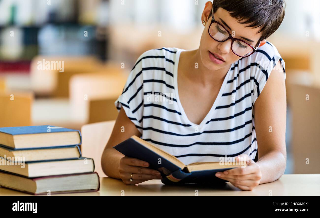 Education library high school university learning people concept ...