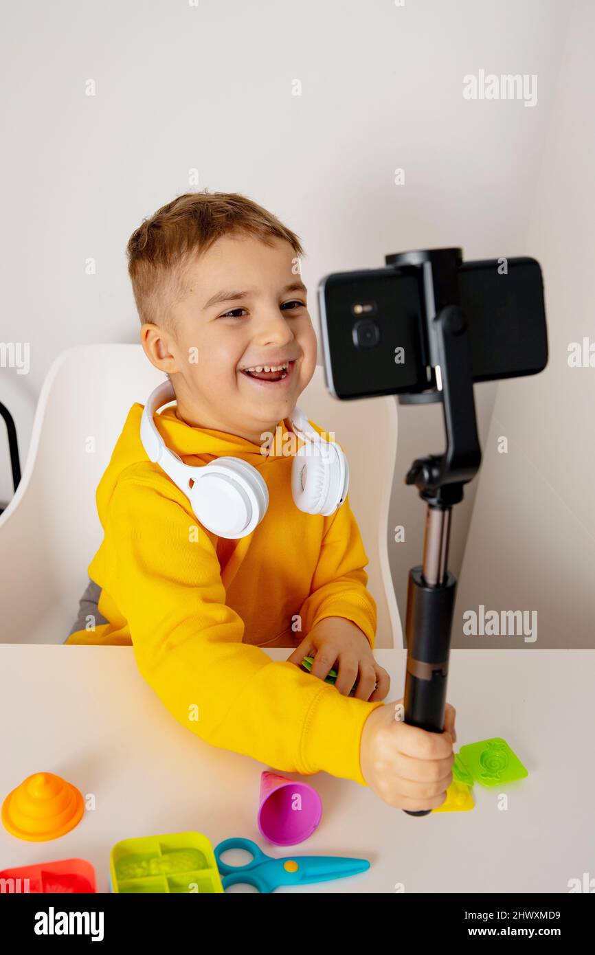 Online blog boy hi-res stock photography and images - Alamy