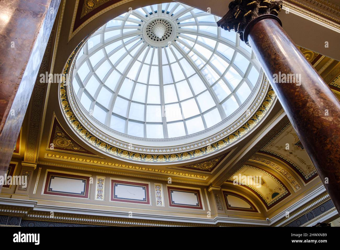 National Gallery, glass dome, London, England, Great Britain Stock ...