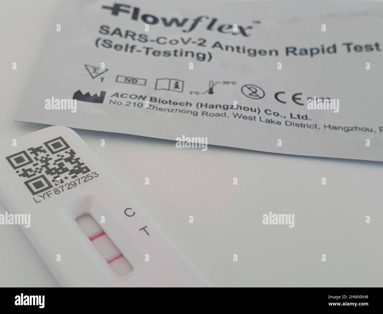 London, UK, 8 March 2022: A positive covid result on a Flow Flex ...